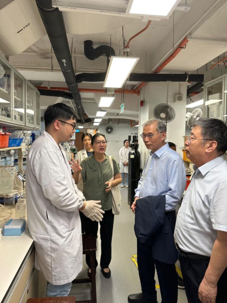 Professor Li Aiming and his team from Nanjing University, China visited ...