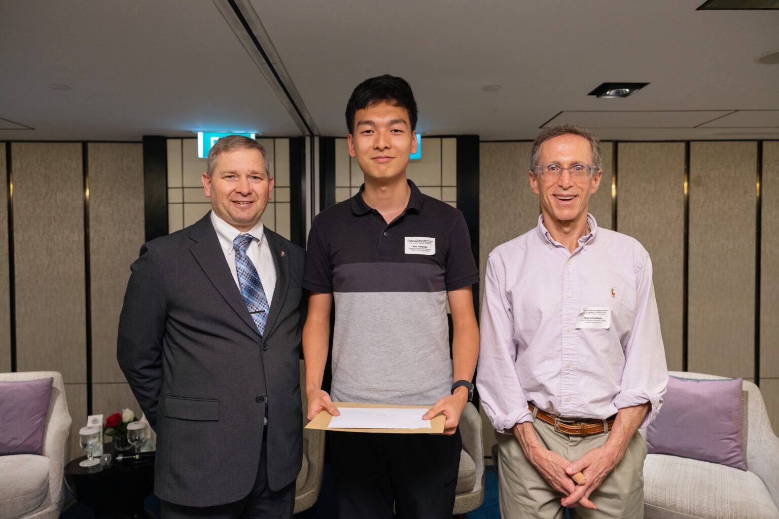 PhD Student Xue Junyuan Wins Student Best Poster Award at SIRC 2025 ...