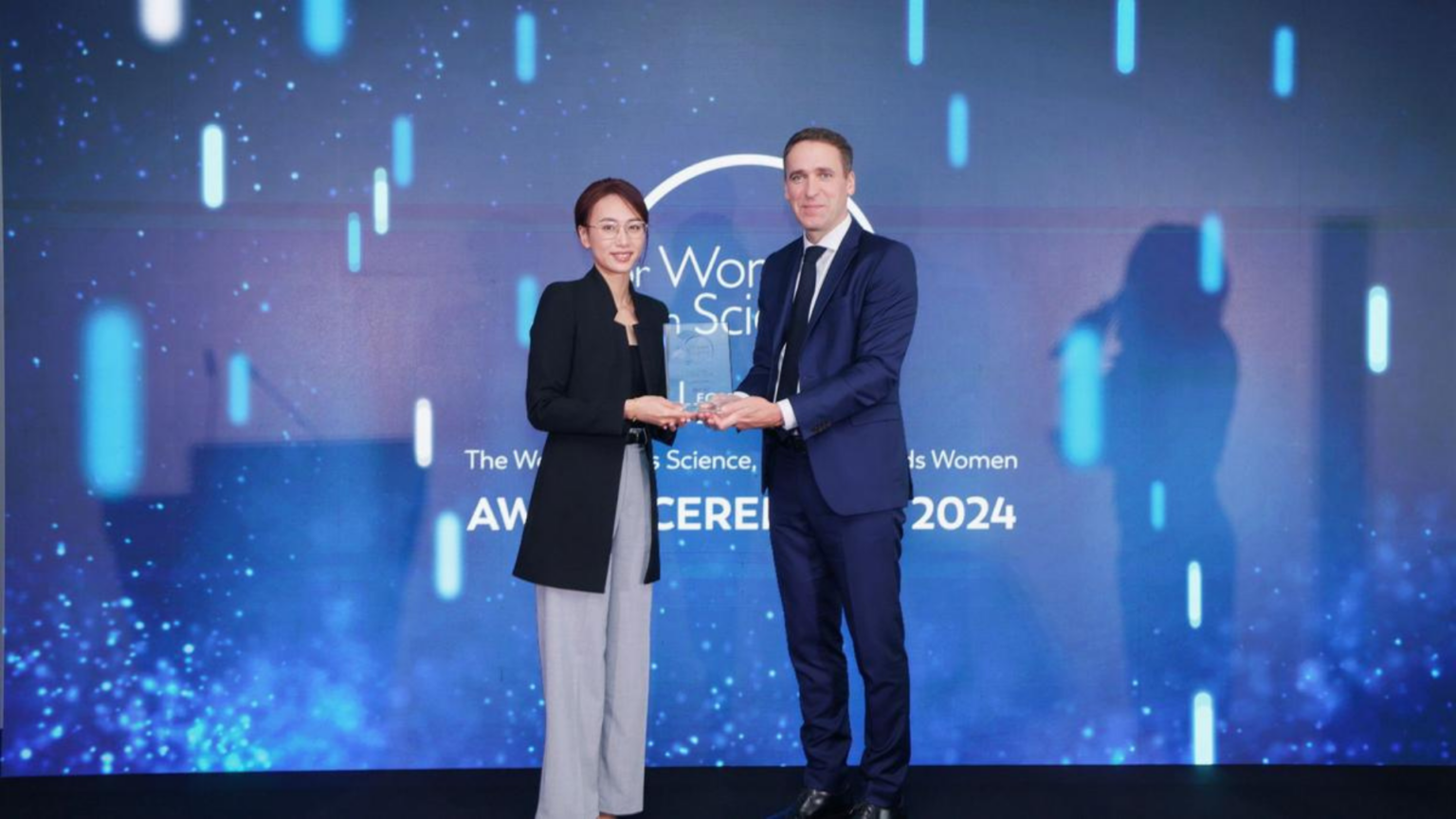 Asst Prof Iris Yu wins L'Oréal-UNESCO for Women in Science Singapore Award 2024 - College of ...